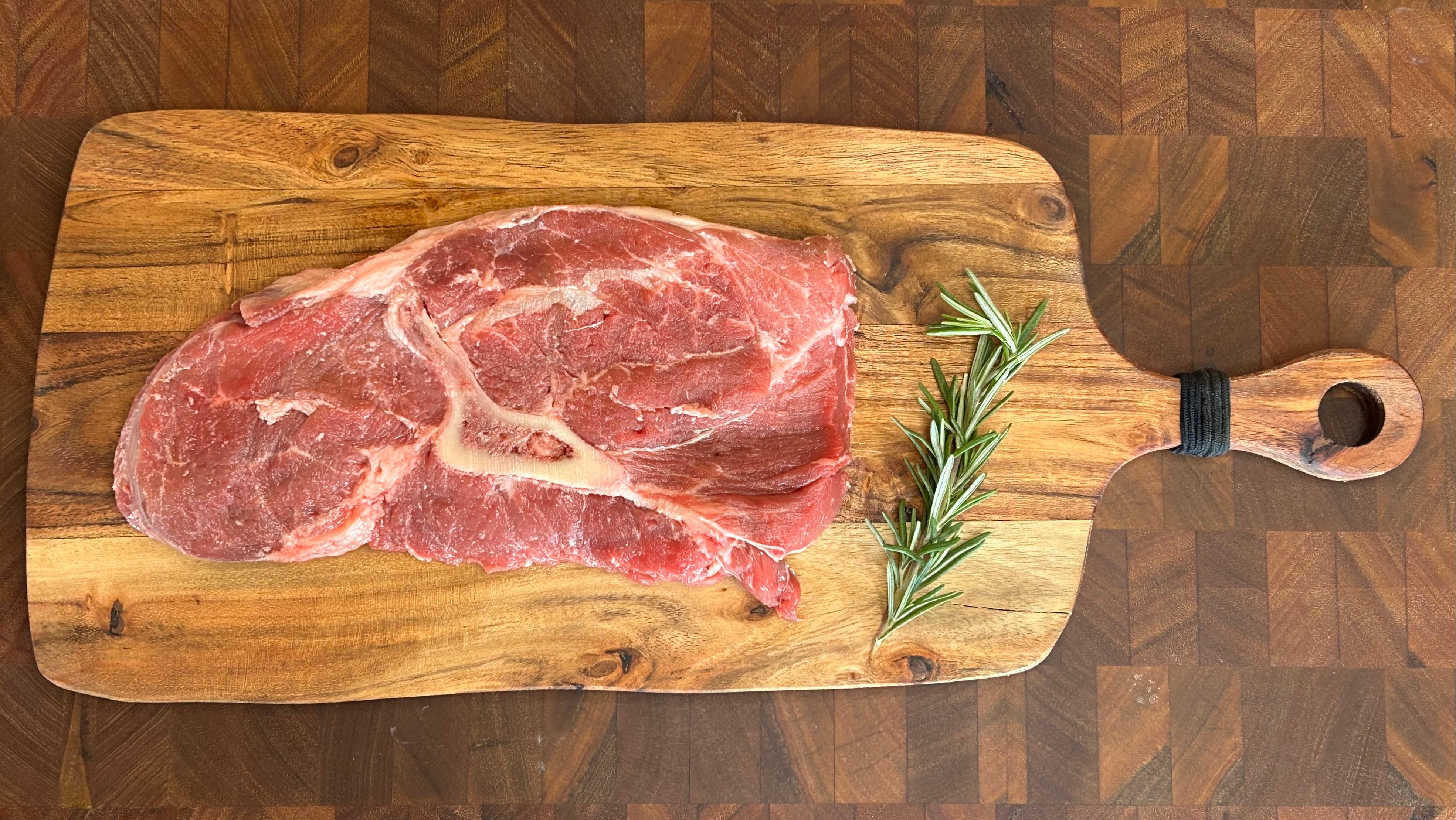 Grass-Fed Bone-In Blade Steak 600g | Rich Flavor & Tender Texture ...